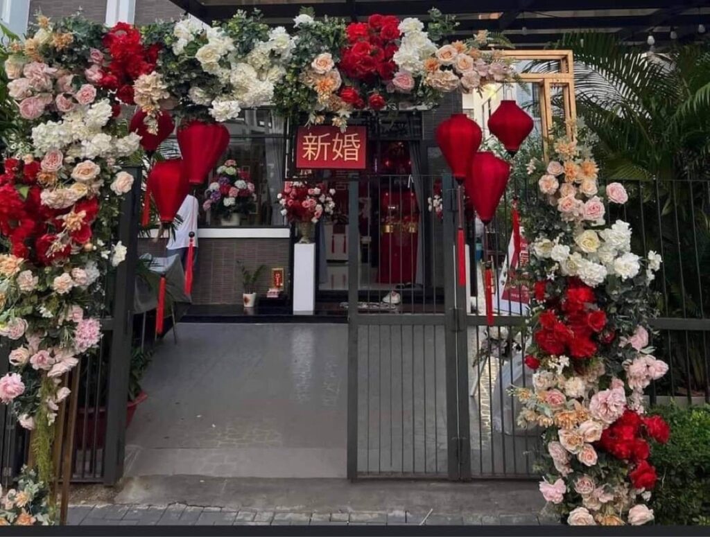 Trang Trí Gia Tiên-Tone Đỏ Vàng Golden - Traucauwedding